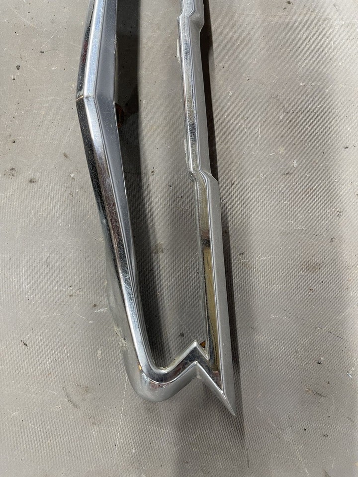 1956 1957 1958 Chevy BelAir 150 210 Trunk Emblem Trim Crest 6 Cylinder ...