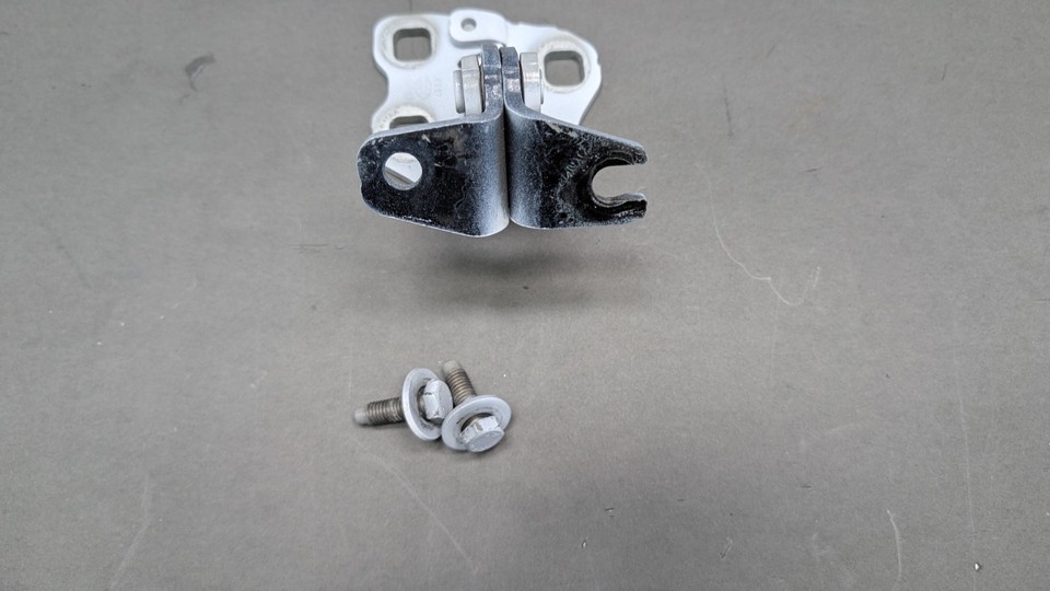 Tesla Model 3 21-23 Front Right Passenger Door Upper Hinge 1101034-00-F ...