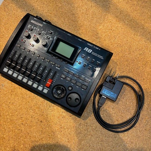 Zoom R8 Multitrack Digital Recorder 8-track MTR Sampler Working Order W ...