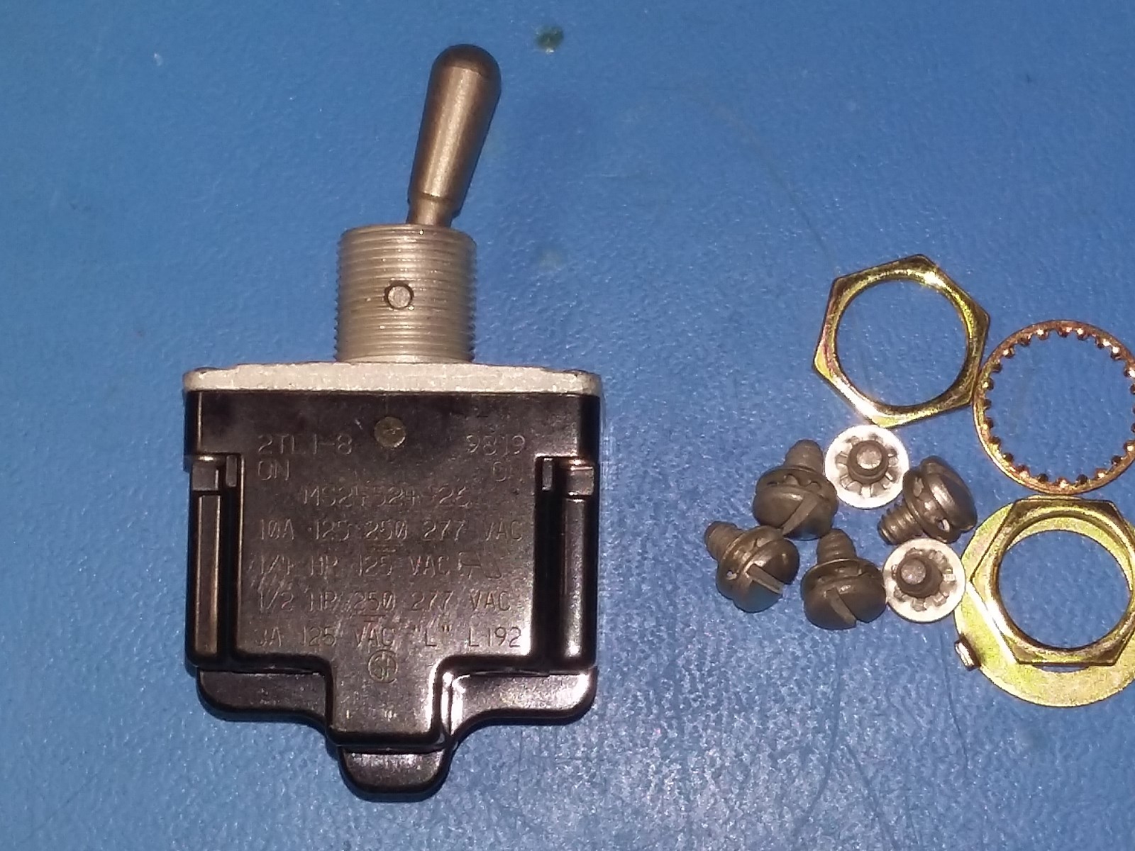 MS24524-26 , 1 Bag of 18, SWITCH TOGGLE DPDT 10A 125V | eBay