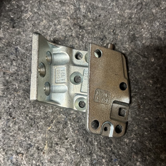 OEM 20398135 Volvo Fh12 Door Hinge Upper Left Front for sale online | eBay