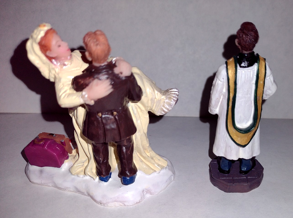 Lemax Village Collection Married Bride Groom Priest Father Wedding Cake ...