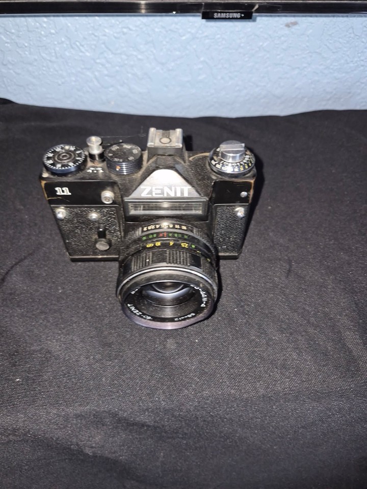 Vintage Zenit 11 35mm SLR Film Camera w/ Helios Lens – Made in USSR | eBay
