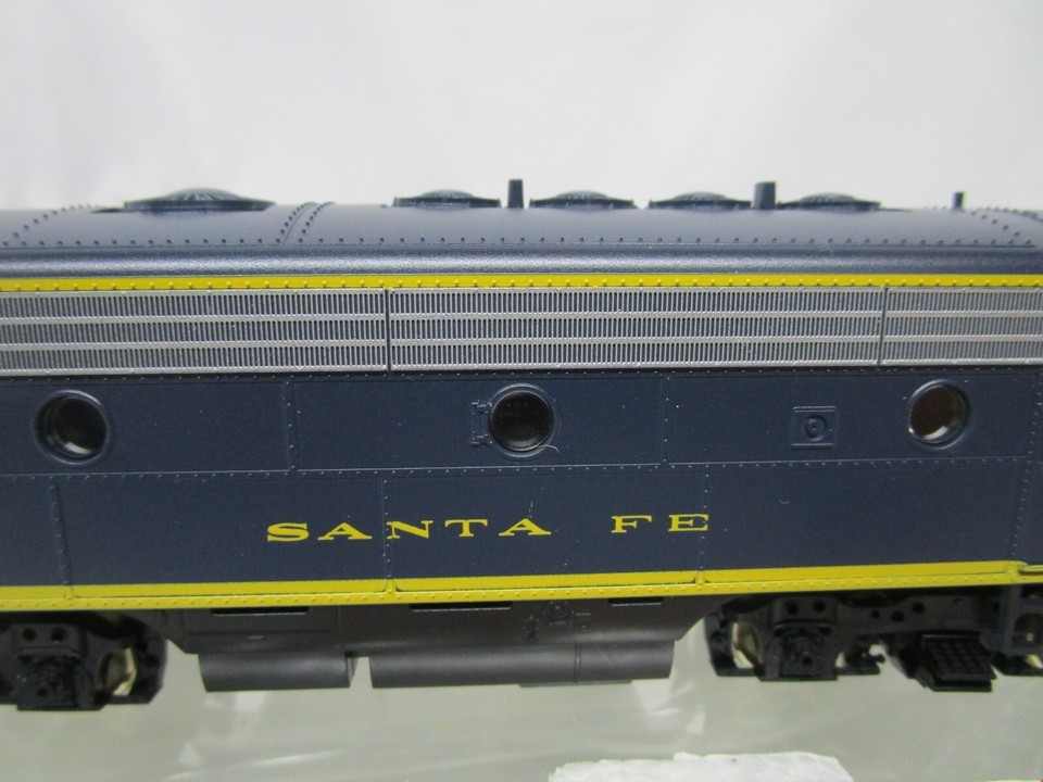 Stewart HO Scale ATSF Santa Fe EMD F9 AB Diesel Locomotive Set NOS DCC ...