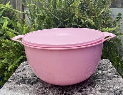 Tupperware Thatsa Mega Bowl Mixing Bowl 42cup / 10 Liters Cups NEW! | eBay