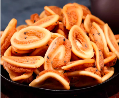 Chinese snacks cookies /夜风专拍/ 比比赞猫耳朵猫耳酥怀旧吃货零食小吃薄脆大礼包经典休闲食品办公室零食年货必备400g ...