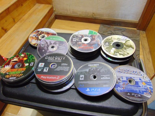 100 video game lot xbox,xbox one,xbox 360.ps1,2,3,4,wii ,no cases ...