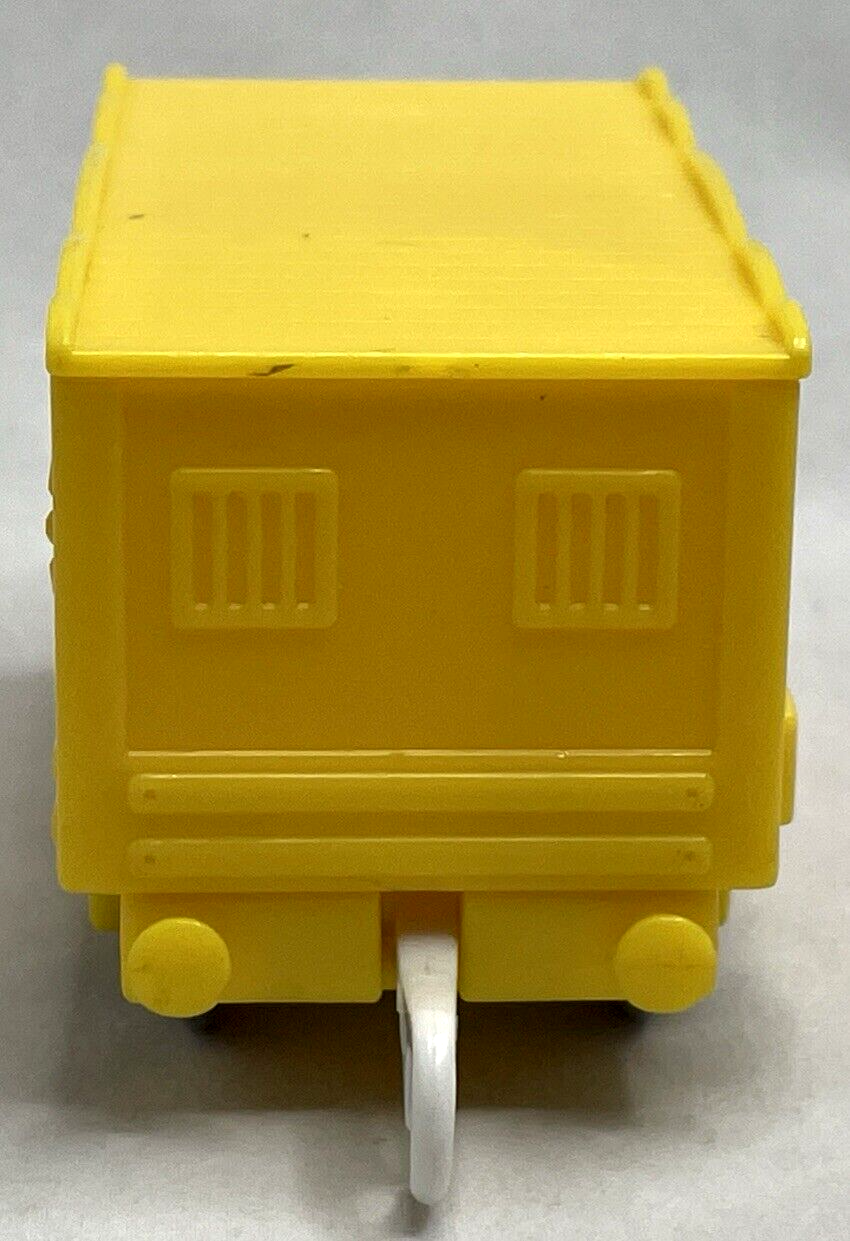 2010 Thomas YELLOW CIRCUS CLOWN CAR 3.5" Figure Trackmaster Train Toy ...