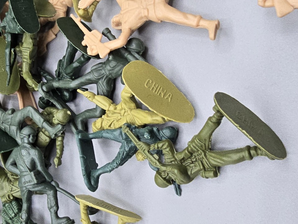 Plastic Toy Soldiers Beige & Green & Blue Army Men 2” Tall Figures Lot ...