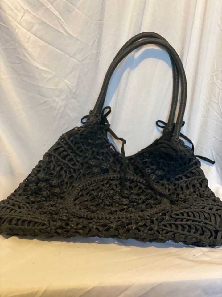 AUTHENTIC DAVID & SCOTTI BLACK LEATHER CROCHETED TOTE… - Gem