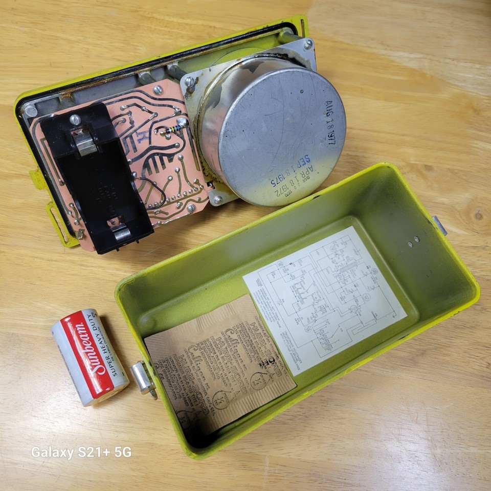 VICTOREEN RADIOLOGICAL SURVEY METER CDV-715 MODEL 1A GEIGER COUNTER w ...