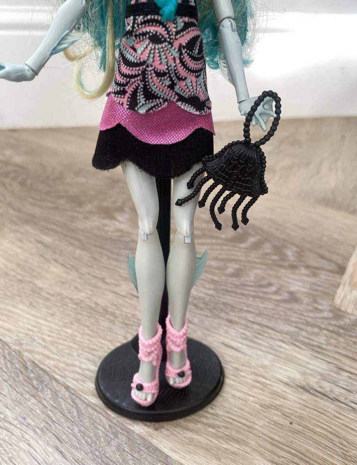 100% Complete Monster High Lagoona Blue Frights Camera Action Doll ...