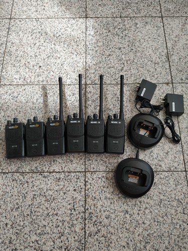Lot of 6 Motorola Bearcom BC130 Two Way Radio AAH84KDJ8AA2AN CHARGE ...