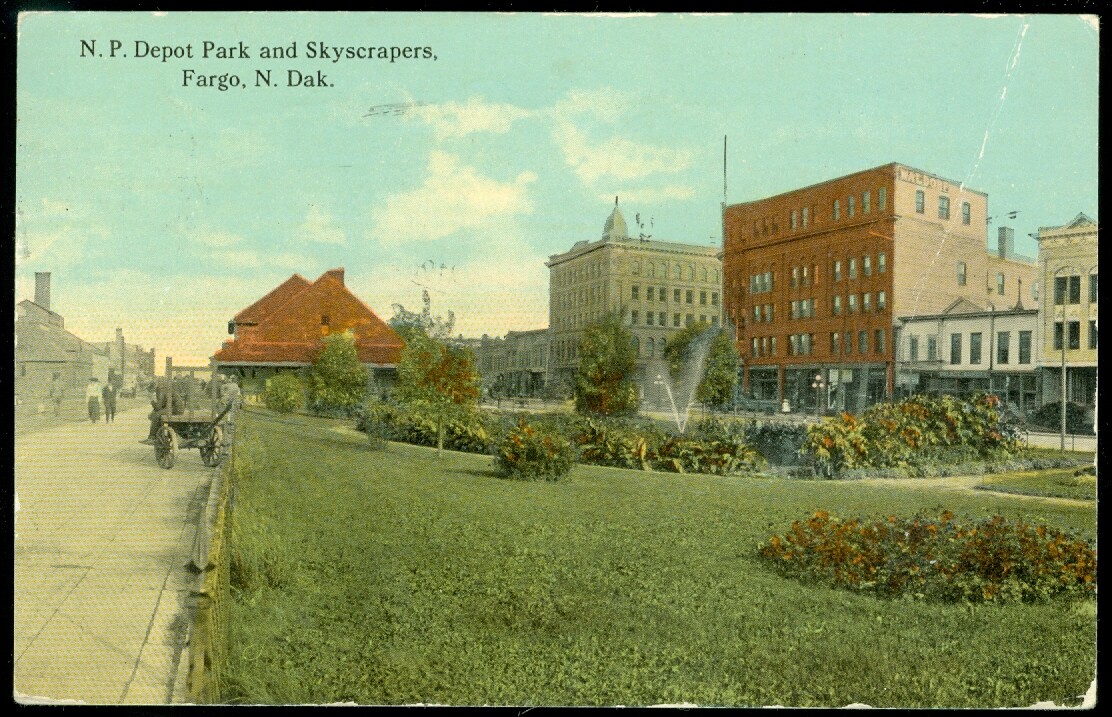 NORTHERN PACIFIC RAILROAD DEPOT - FARGO, ND POSTCARD | eBay