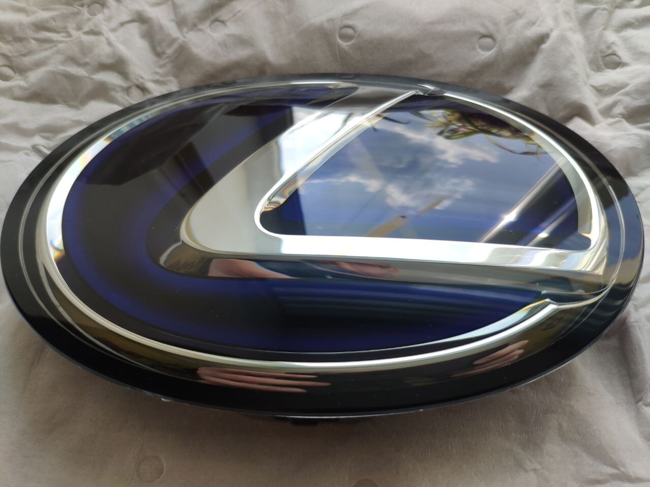NEW GENUINE LEXUS RADAR CRUISE EMBLEM 53141-30500 | eBay