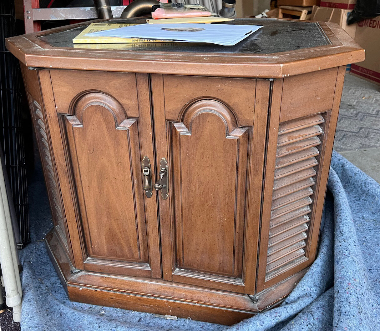 Magnavox Vintage End Table with Record Player and AM/FM Stereo | eBay