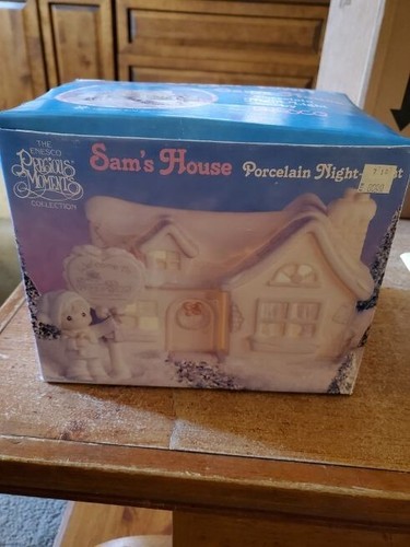 Precious Moments Figurine: 529605 Sam's House Night Light (6.4") Sugar Town | eBay