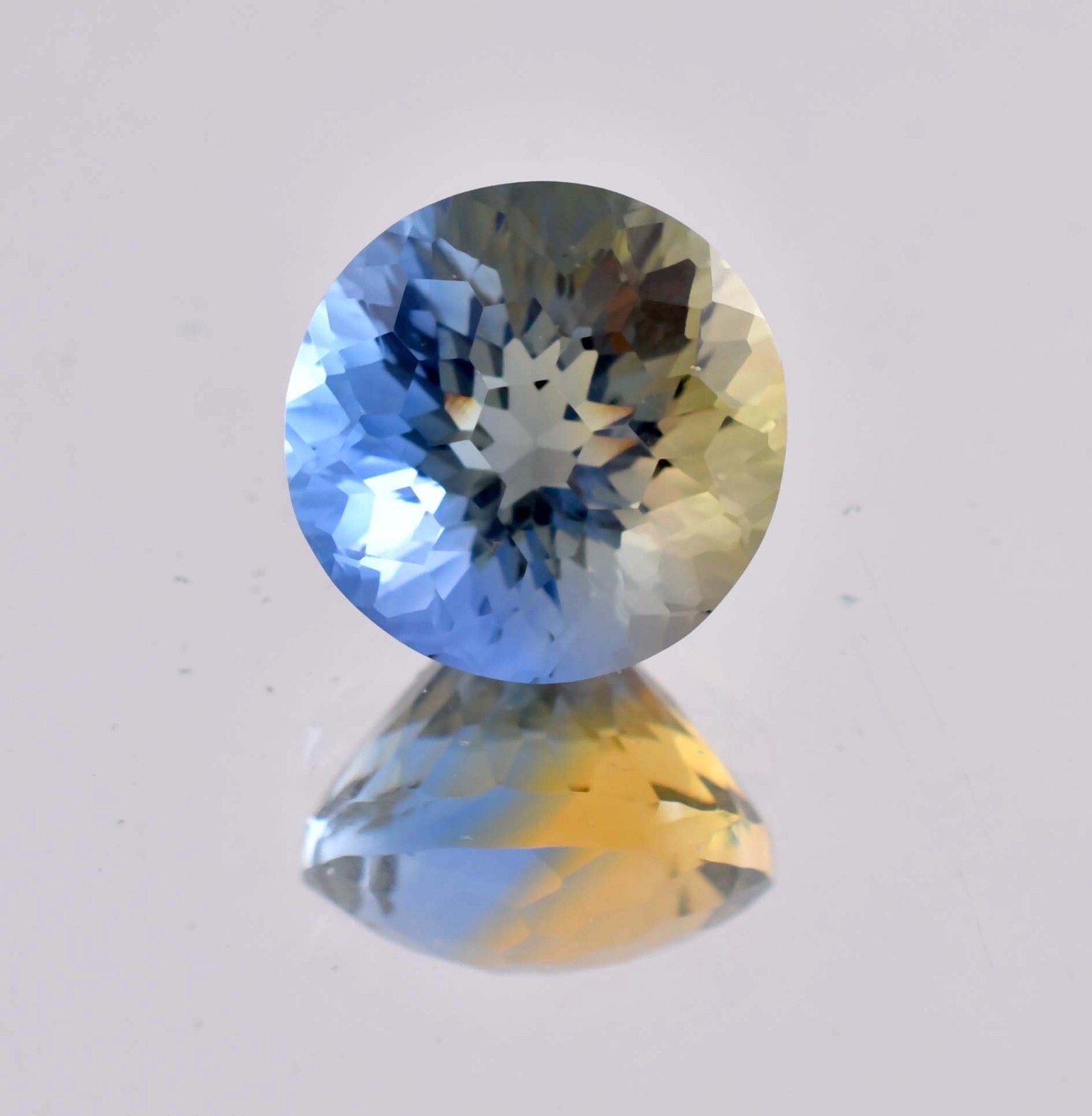 Flawless 19 x 19 mm Natural Bi-Color Sapphire Gemstone 26.40 Ct (GIT ...