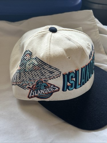 New York Islanders Vintage 90s Sports Specialties Shadow Snapback Hat ...
