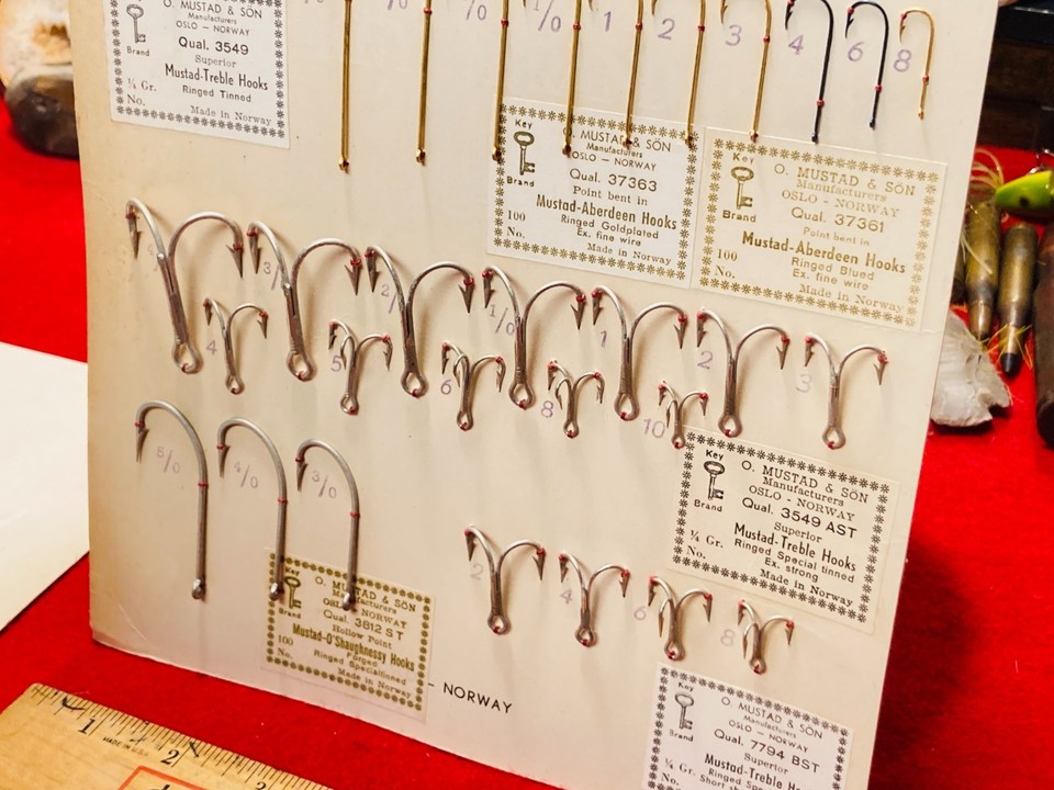 O. MUSTAD & SON SALESMAN SAMPLE FISH HOOK BOARD | eBay