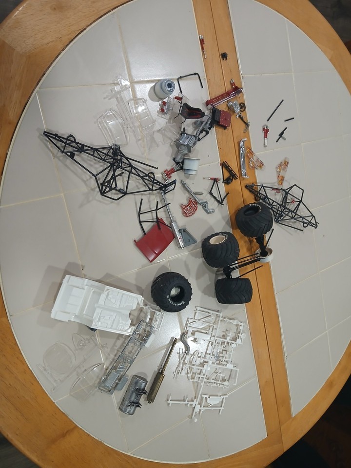 Huge 13 Lbs Of Plastic Models Car Parts Collection Junkyard Semi Trucks ...