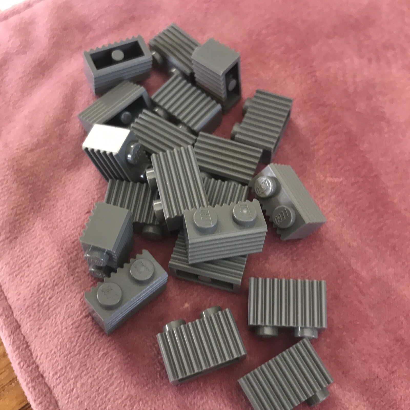 LEGO 2x1 Modified Brick Grille Fluted Profile Dark Bluish Grey 2877 ...