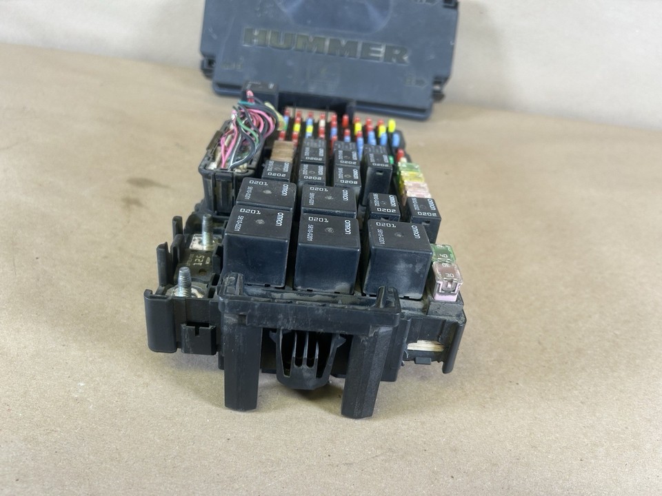 2008-2010 HUMMER H3 UNDER HOOD FUSE BOX RELAY BOX CONTROL MODULE OEM ...
