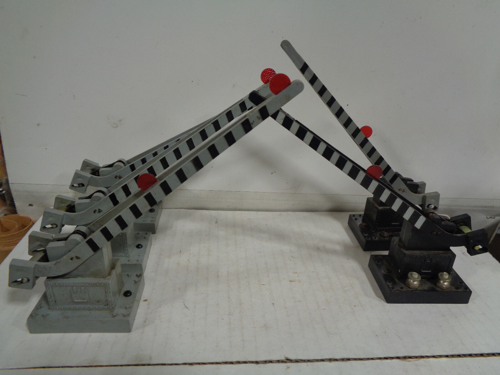 ONE VINTAGE MARX O GAUGE OPERATING CROSSING GATE TESTED WORKS GOOD | eBay