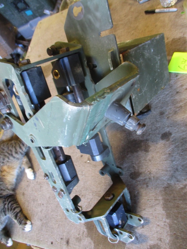 NOS MK93 Soft Mount, Missing 3-Pin Set, w/Can Holder, Scuffs/Scrapes ...