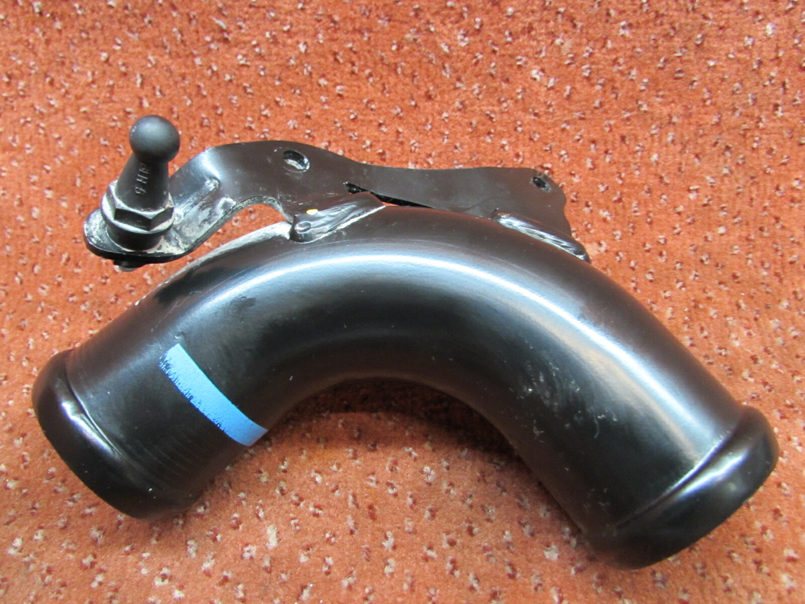 AV61-6C750-AE Ladeluftrohr Einlassrohr Rohr 1,6 D2 Volvo V40 V60 V70 ...