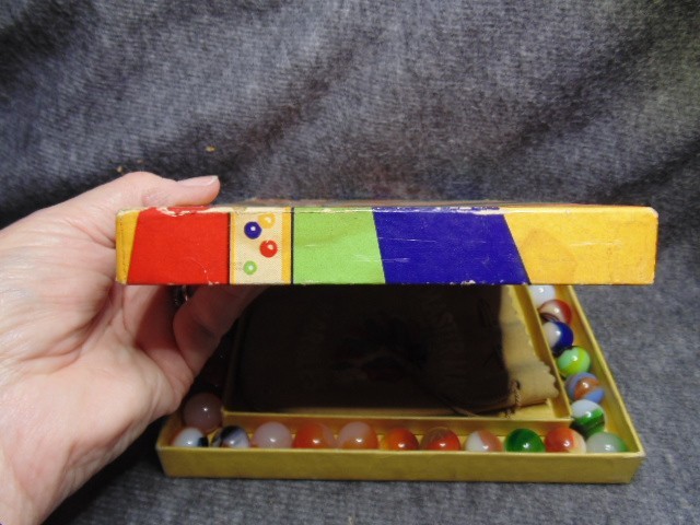 Akro Agate Glass Master Made Marble Box with Marble Bag and Marbles ...