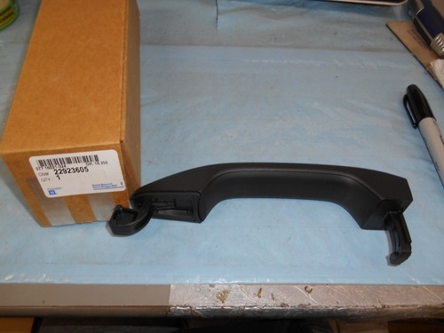 NOS GM OEM Outside Exterior Door Handle Chevrolet GMC Sierra 1500 2500 ...