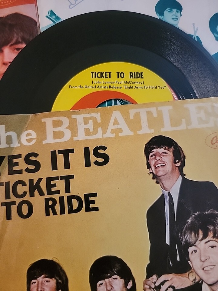 Beatles 45 rpm LOT of 32 Records Capitol VEEJAY SWAN TOLLIE Pic Sleeves ...