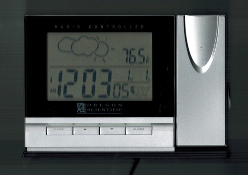 OREGON SCIENTIFIC BAR338PA Battery Cord Radio Control Alarm Clock NO ...