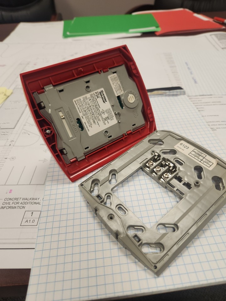 System Sensor P2R Horn Strobe Removed in Working Condition w/ Mounting ...