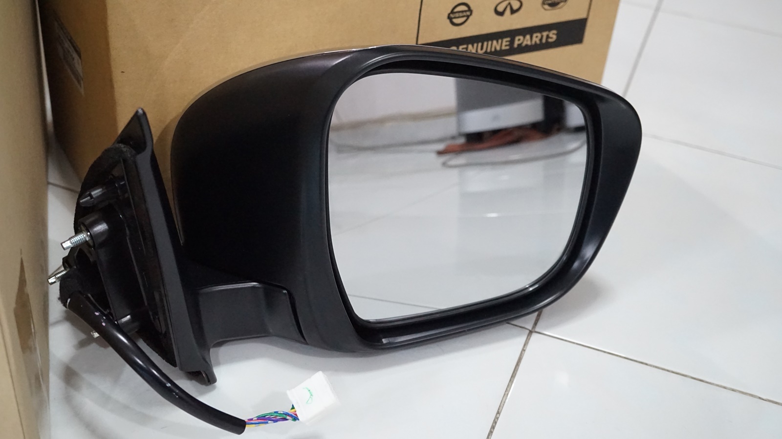 PAIR LH+RH GENUINE ELECTRIC FOLDING ADJUST WING MIRROR CHROME NAVARA ...