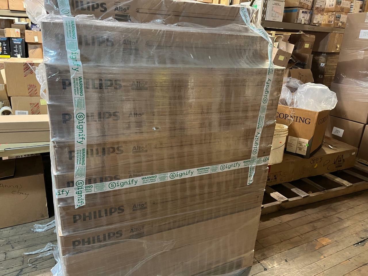 PHILIPS 281022 28WATT (30 BULB CASE) (47 CASES) (1410 BULBS) | eBay