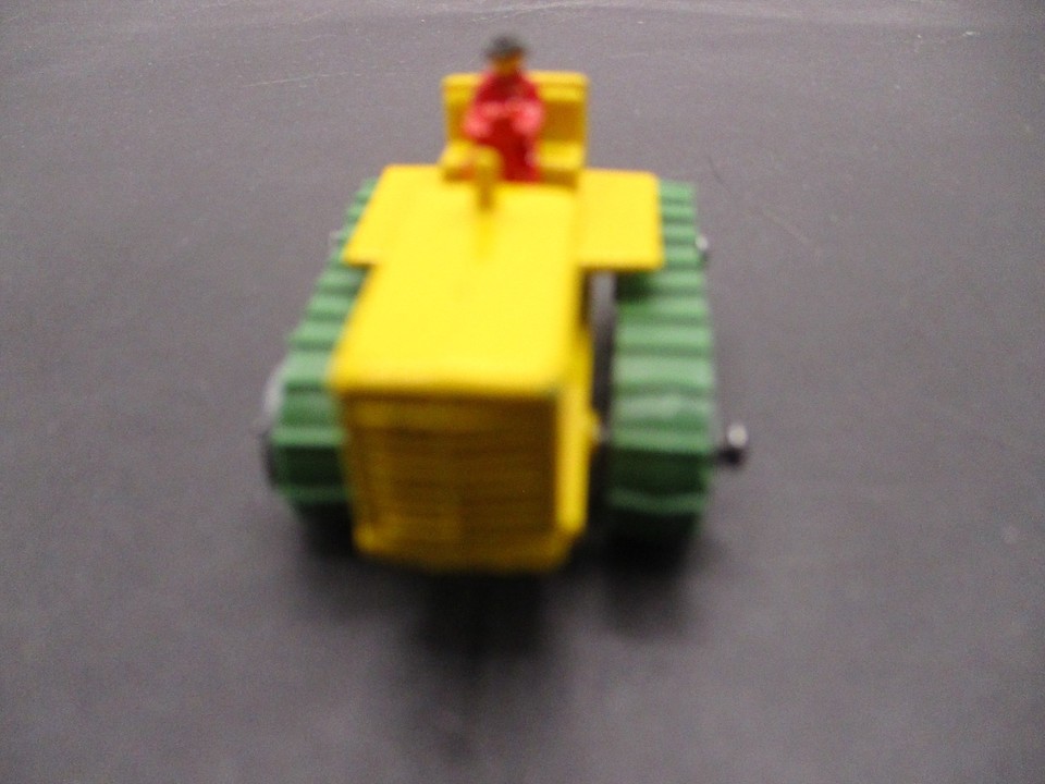 MATCHBOX LESNEY No. 8A-2 CATERPILLAR TRACTOR. CODE 3 RED DRIVER/NEW ...