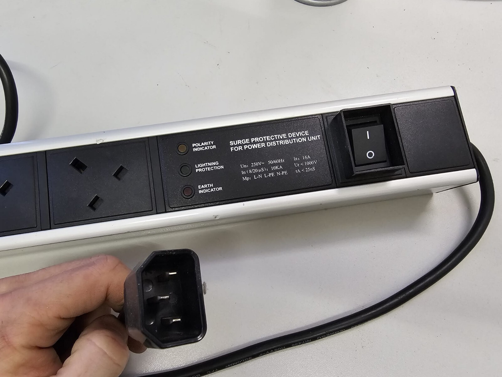 8 WAY EXTENSION VERT. FILTERED POWER STRIP 3250W POWER DISTR UNIT C14 ...