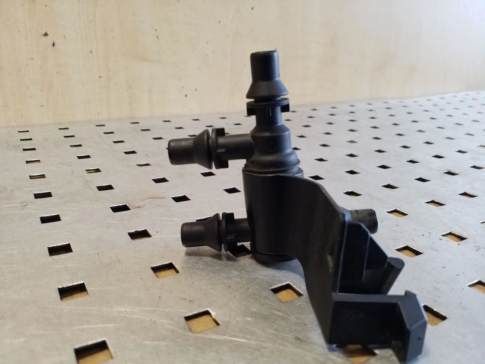 Mercedes-Benz GLC X253 C253 2017 Petrol/electricity A2055012820 ...