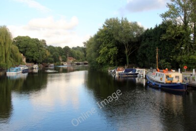 Photo 6x4 Allington Lock, River Medway, Kent Abbey Gate/TQ7558 Looking ...