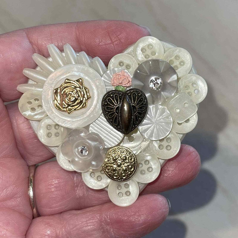 Rare Vintage HALLMARK Heart Button Pin Brooch plastic novelty valentine ...