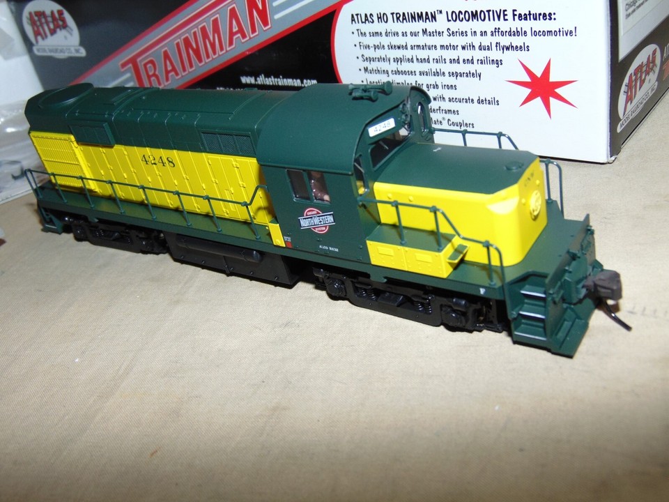 ATLAS HO 10 000 573 RS-32 CHICAGO NORTHWESTERN DIESEL + BOX | eBay