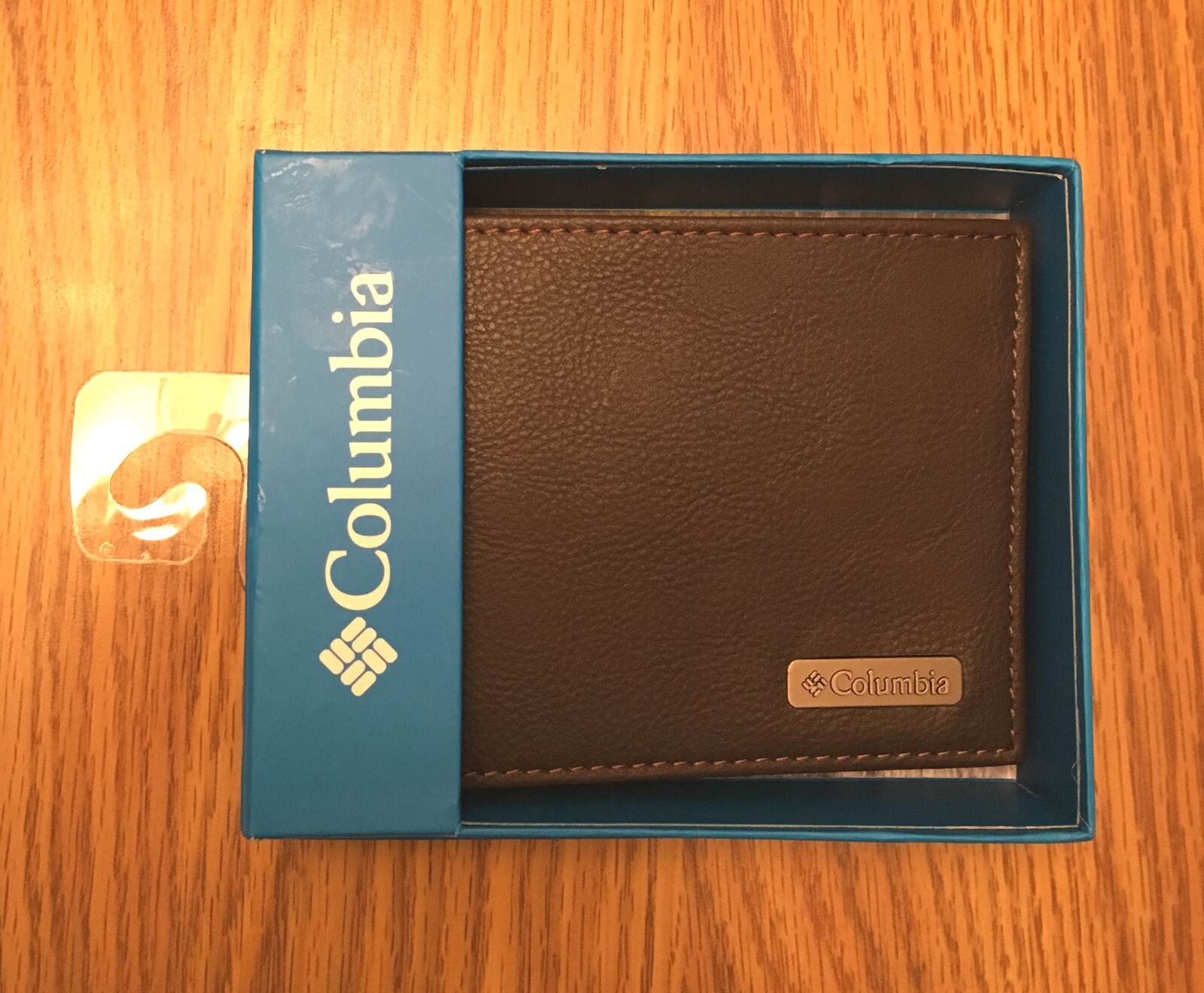 Columbia Men's Leather Extra Capacity Slimfold Wallet Brown Logo Size ...