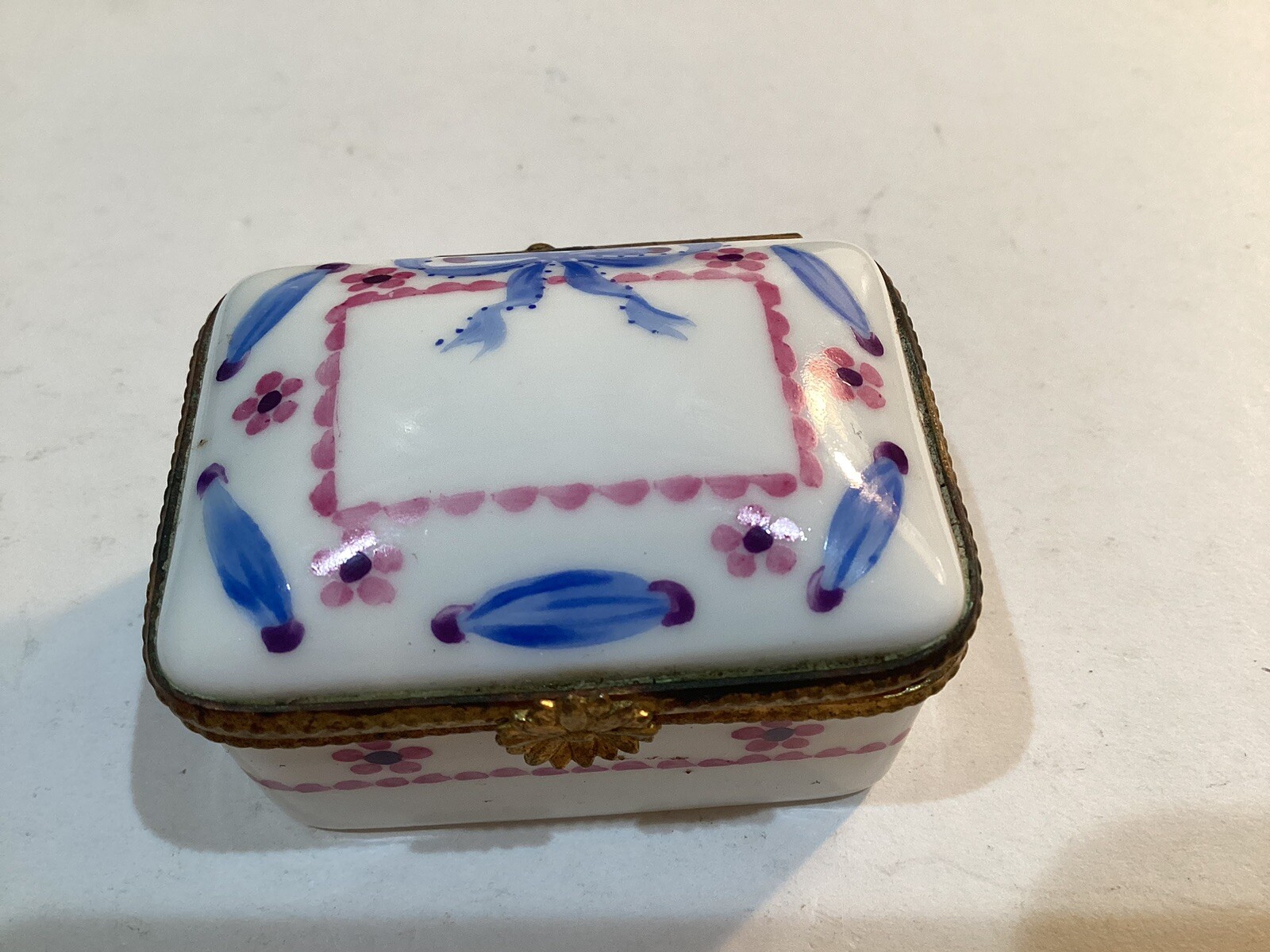 EARLY LIMOGES PORCELAIN SNUFF BOX HAND PAINTED BY PARLS SIGLE | eBay