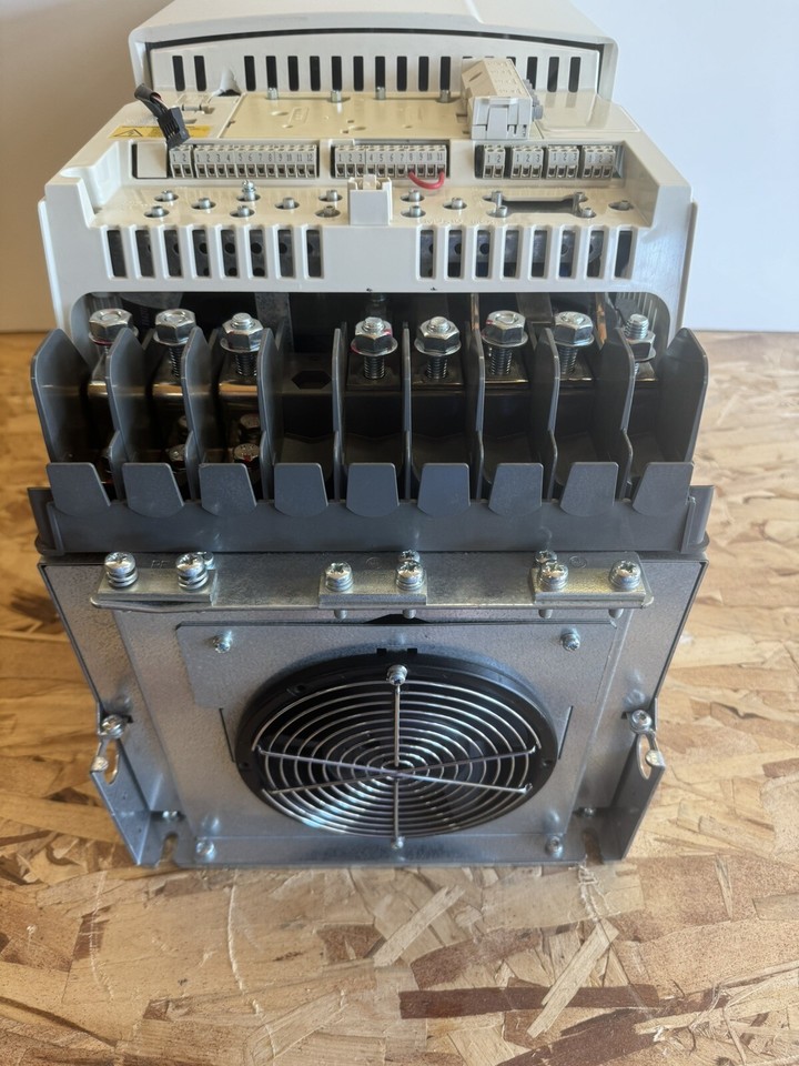 ABB ACS800-U1-0120-5+P901 125 HP Drive VFD | eBay