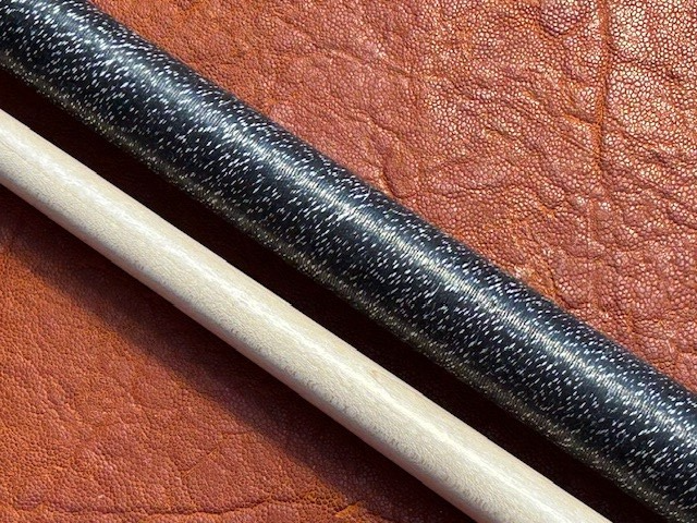 Schon Pool Cue Model Elite 2400-4. With Schon Shaft. Linen Wrap. Red ...