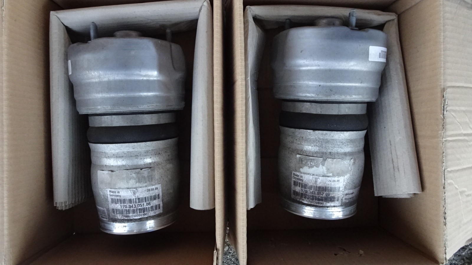 PORSCHE 2010 16 PANAMERA TURBO GTS AIR SPRINGS R 97034315208 L 15108 W ...