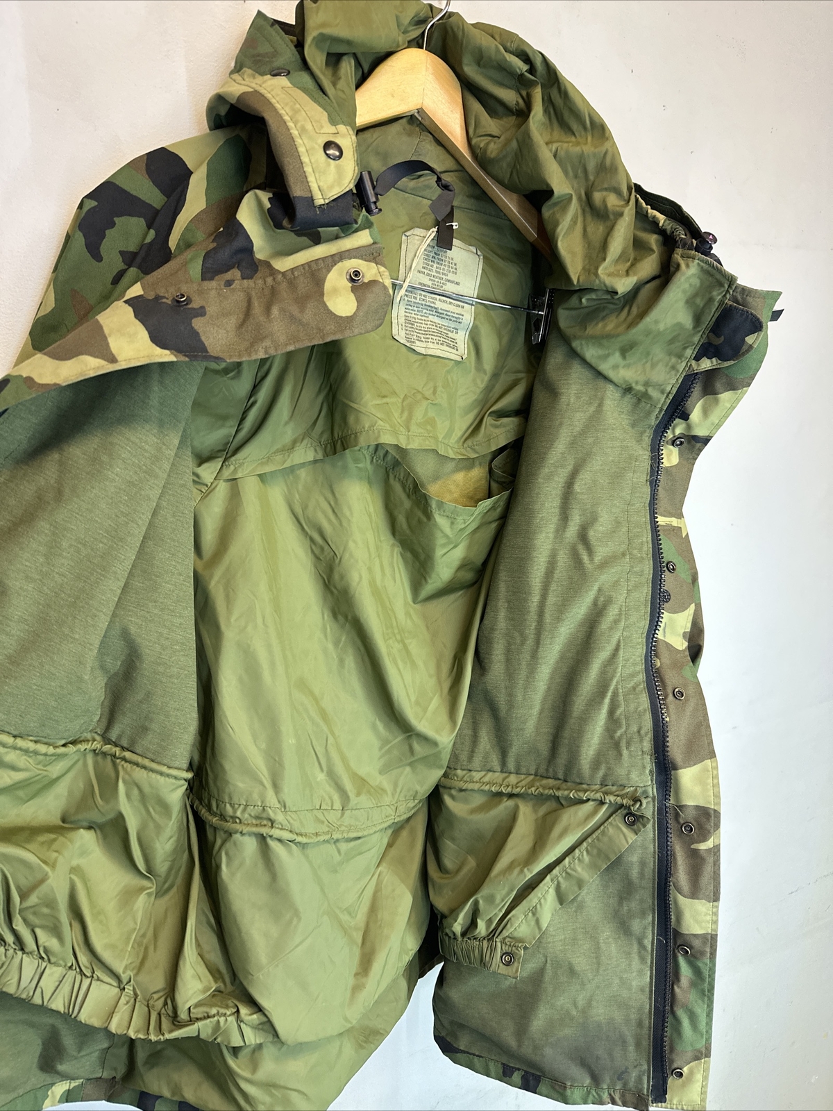 US ARMY PARKA, EXTENDED COLD WEATHER, CAMOUFLAGED WOO… - Gem