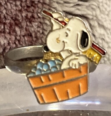 Vint Rare Peanuts Snoopy In A Tub Novelty Adjustable Enamel Ring ...